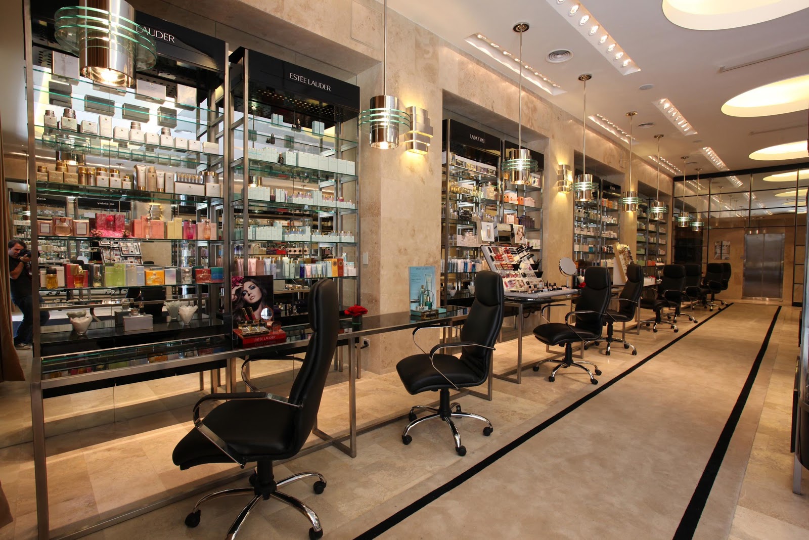 Dolores Fancy: Aperturas: Perfumerías Rouge en el clásico edificio Pozzi