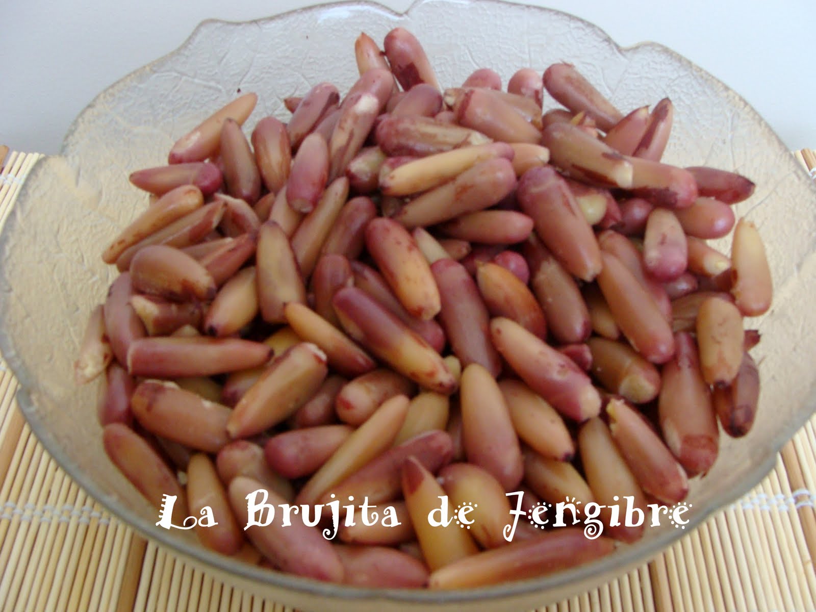 La Brujita de Jengibre: FLAN DE PIÑONES...UN POSTRE CON UN INGREDIENTE ...