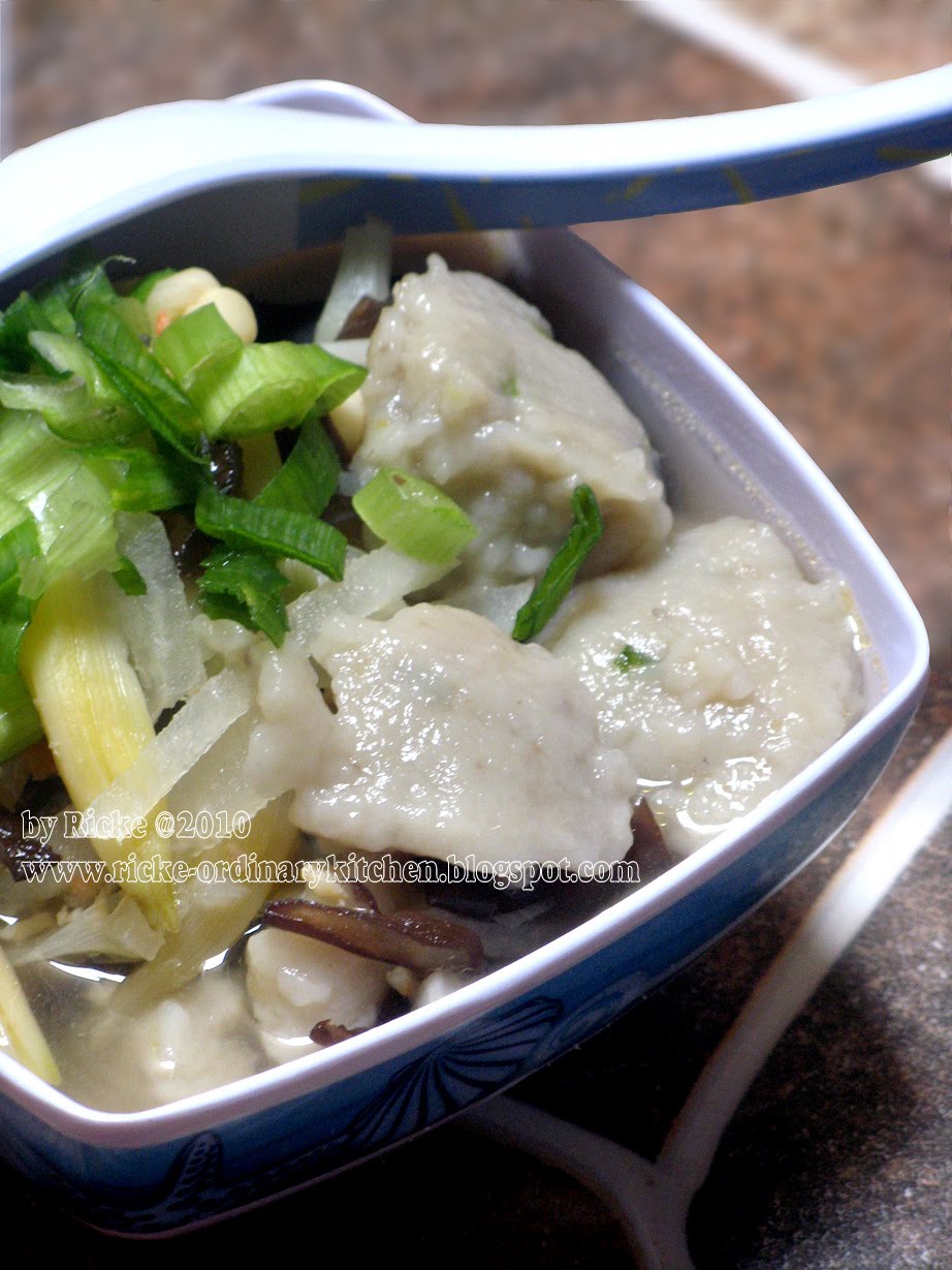 Just My Ordinary Kitchen...: TEKWAN ~ INDONESIAN (PALEMBANG) FISH BALL SOUP