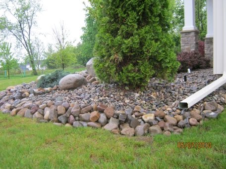 Bryk City Landscaping: Installing Edger Block Rock Beds, De Thatching ...