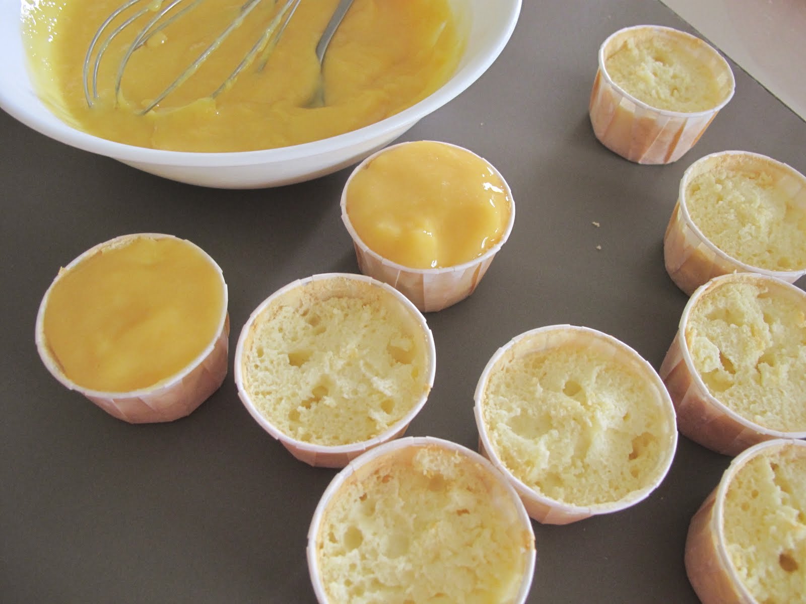 Nasi Lemak Lover: Yogurt sponge cup cake with Mango mousse