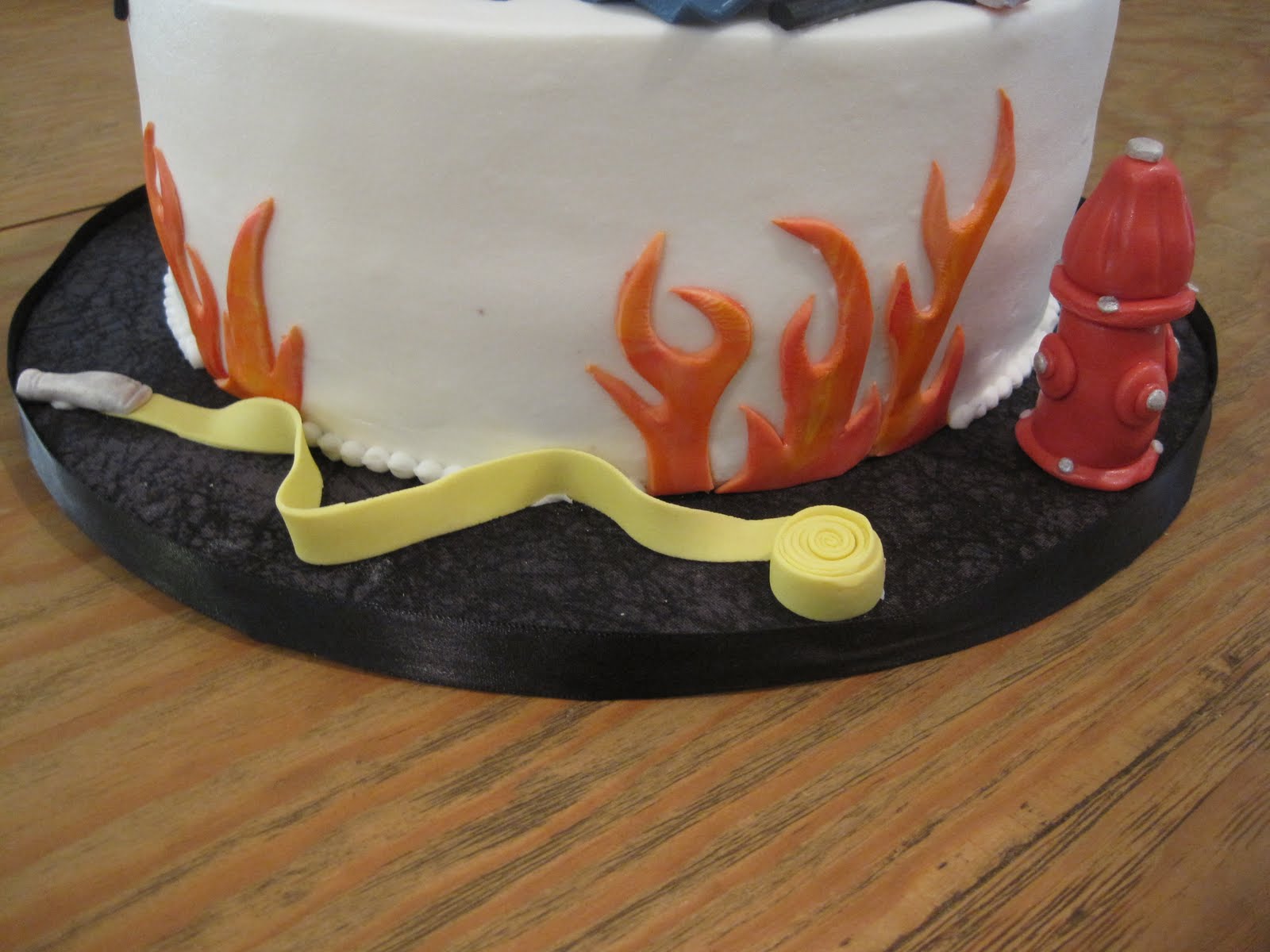 Custom Cakes: 5 Alarm Fire