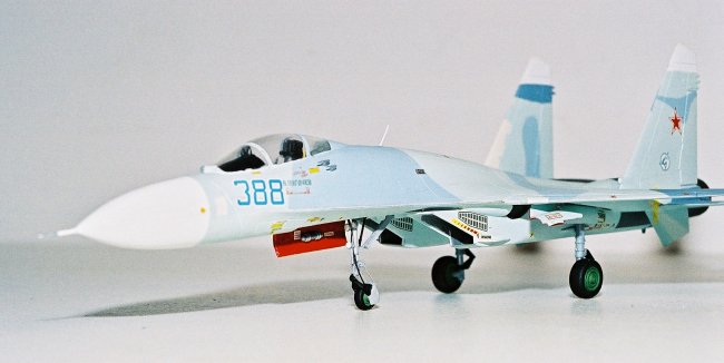 Military Paper Model: SU 27-B Flanker Paper Model