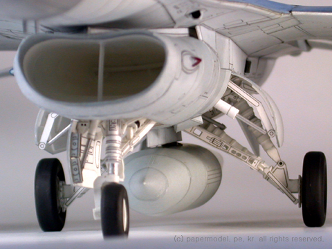 Military Paper Model: F-16 Fighting Falcon Paper Model