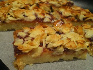 My Cooking n' Baking: Almond and Raspberry Slice