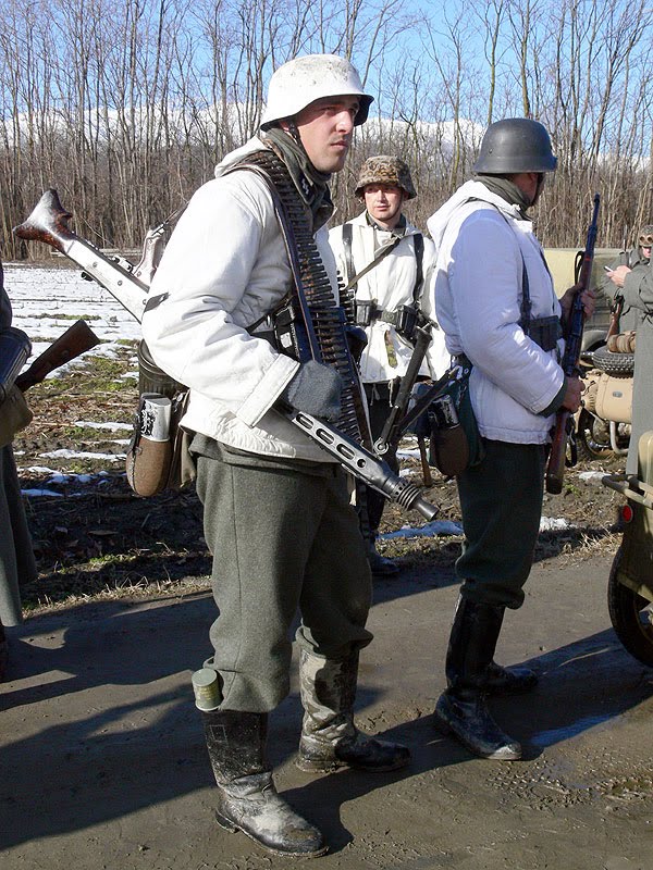 NAZI JERMAN: Album Foto Reenactor Waffen-SS Dari Seluruh Dunia