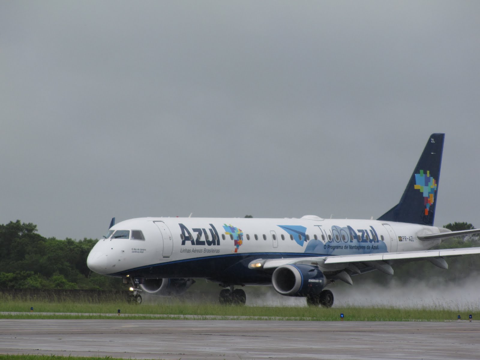 Aeroporto Internacional de Navegantes: AZUL - Linhas Aereas Brasileiras ...