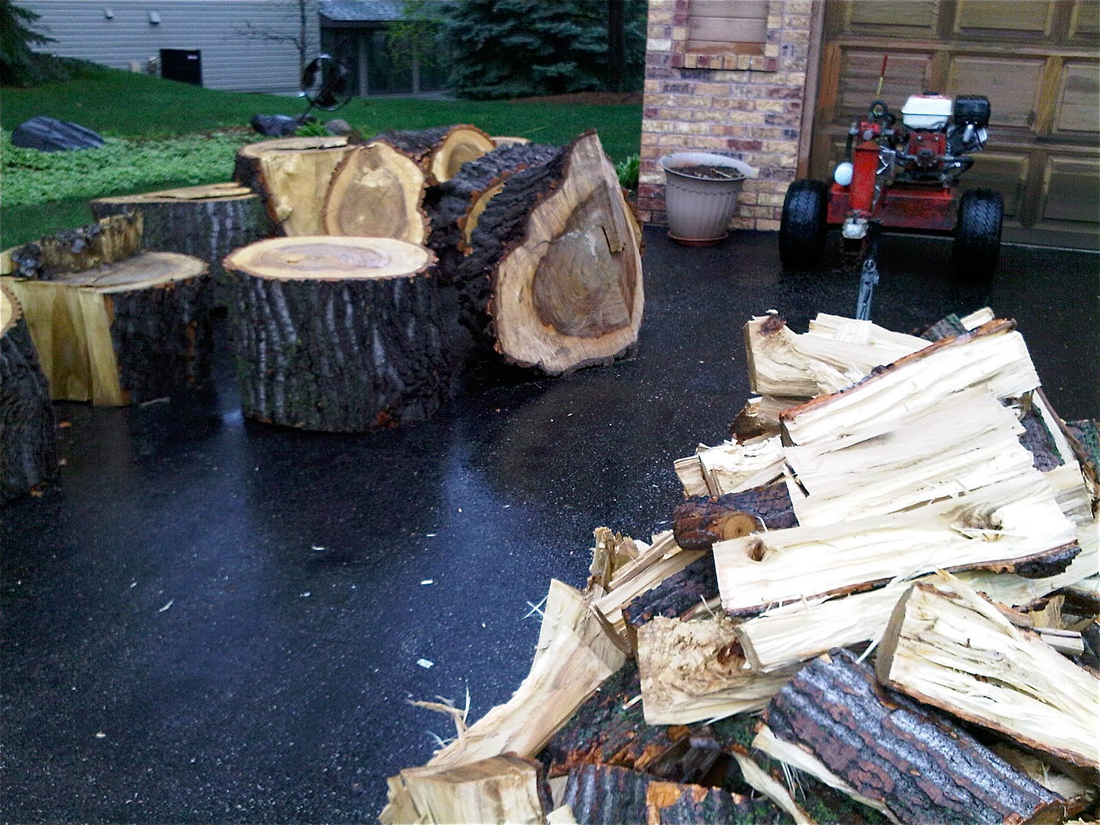 Eagan Daily Photo: Wood splitting break