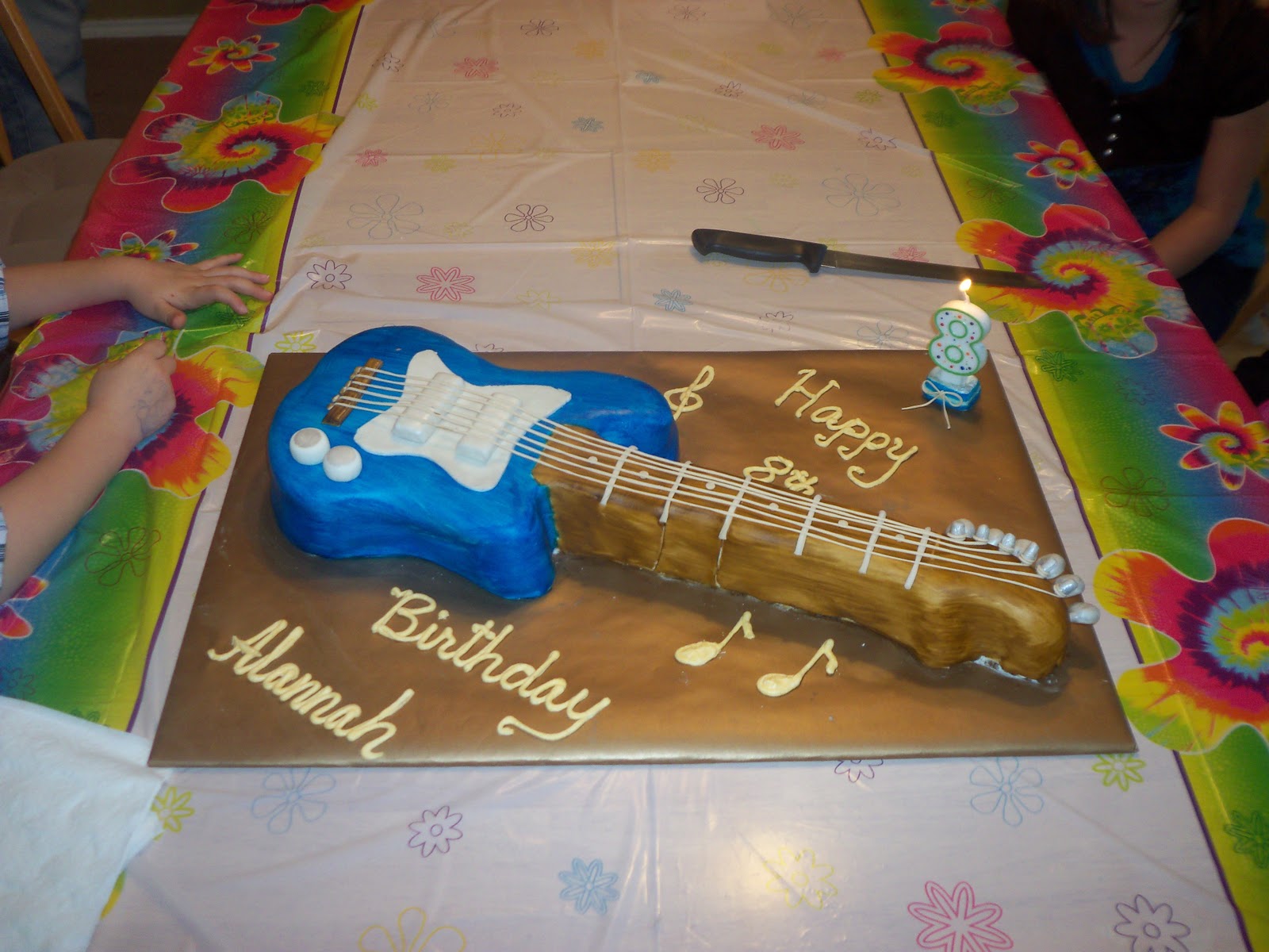 Mimo's Custom Cakes: Guitar cakes