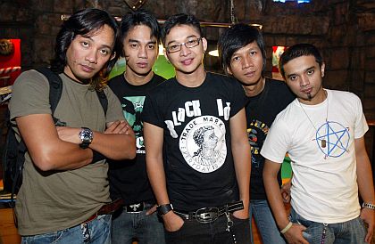 This is My World: About my Idol "UNGU BAND"