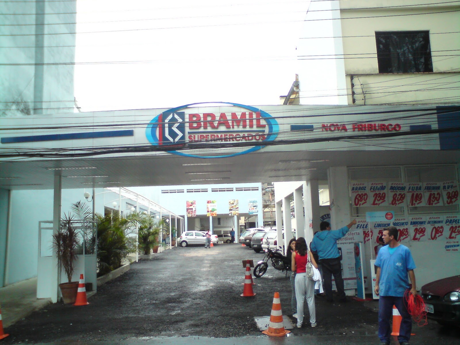 J luis Metalurgia: Fachada Supermercado Bramil Nova Fribrugo