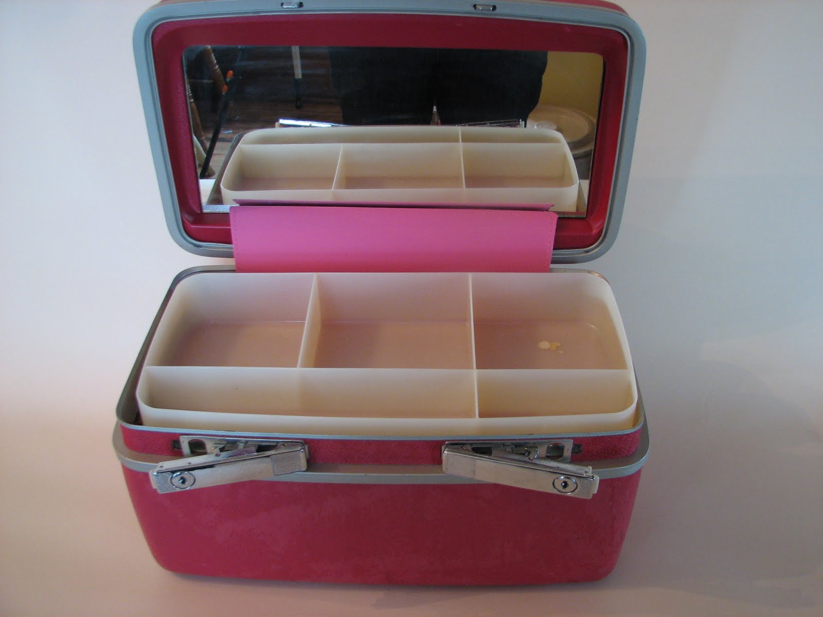 Pink Lady Designs: Train Case