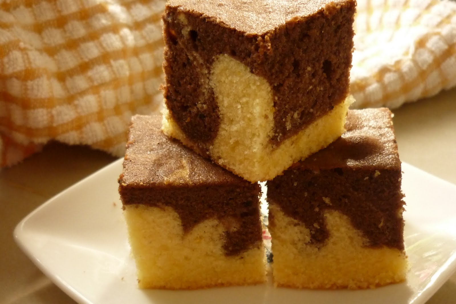 kitchen flavours: Chocolate and Orange Marble Squares