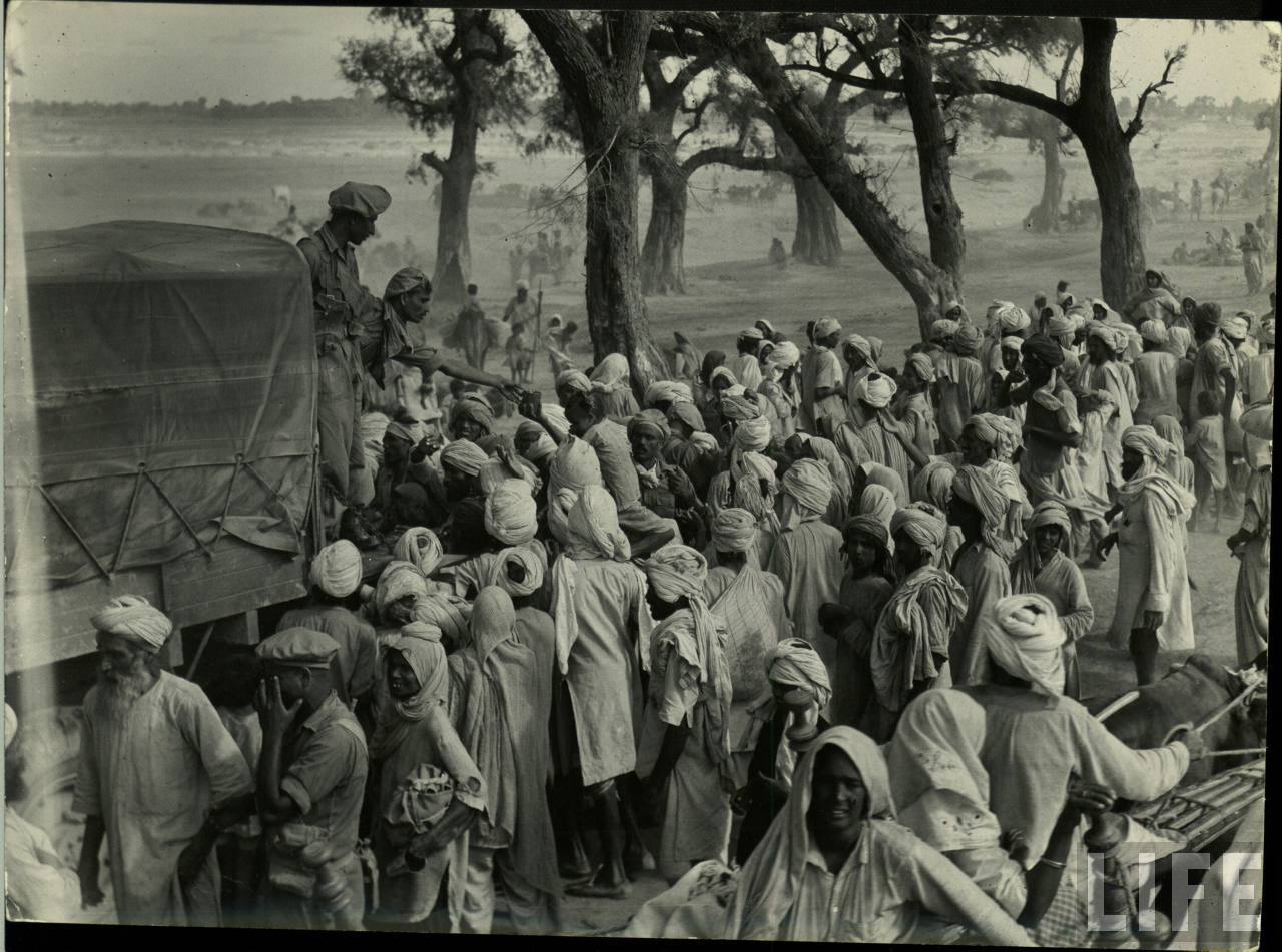Mass migration during independence of India and Pakistan in 1947 Part - 2 - Old Indian Photos