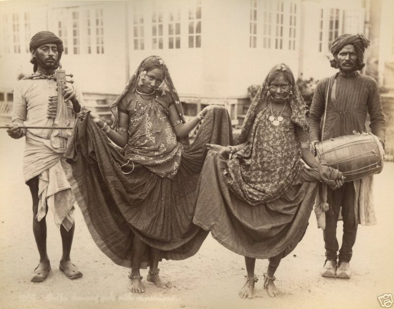 PEOPLE OF INDIA PHOTOS: INDIAN dancing girls 1850-1900'S