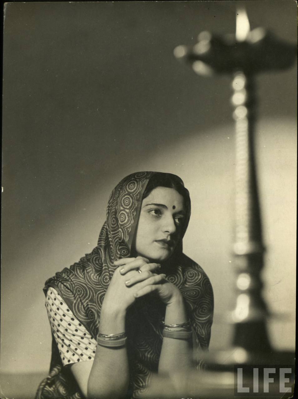 Portrait of a Beautiful Indian Lady - Old Indian Photos