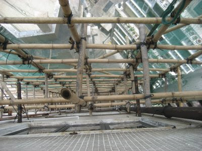 Escada em Espiral: Andaimes de bambu