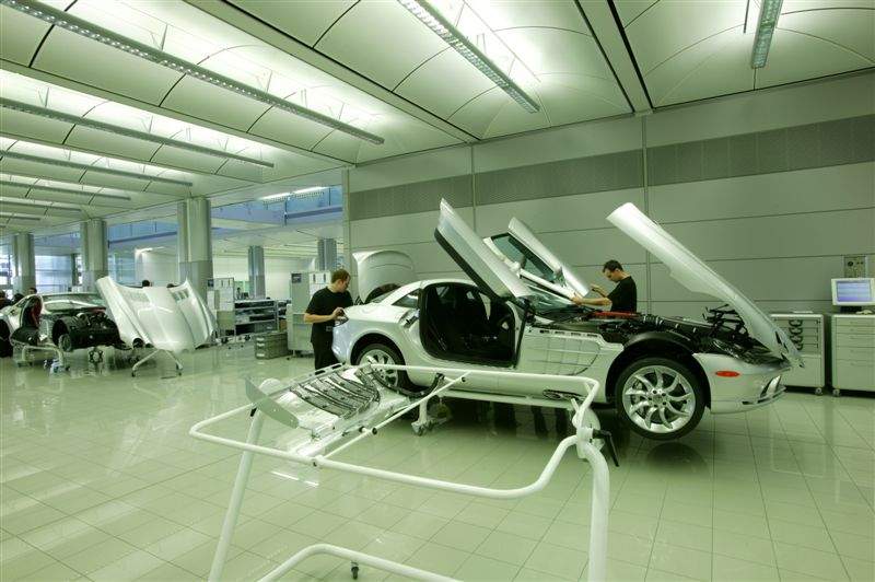 NewsBookBlog.blogspot.com: The Factory of Mercedes-Benz in Germany