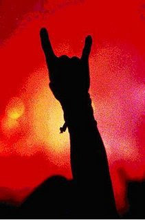 Música Astaroth =): La Famosa Mano Cornuta