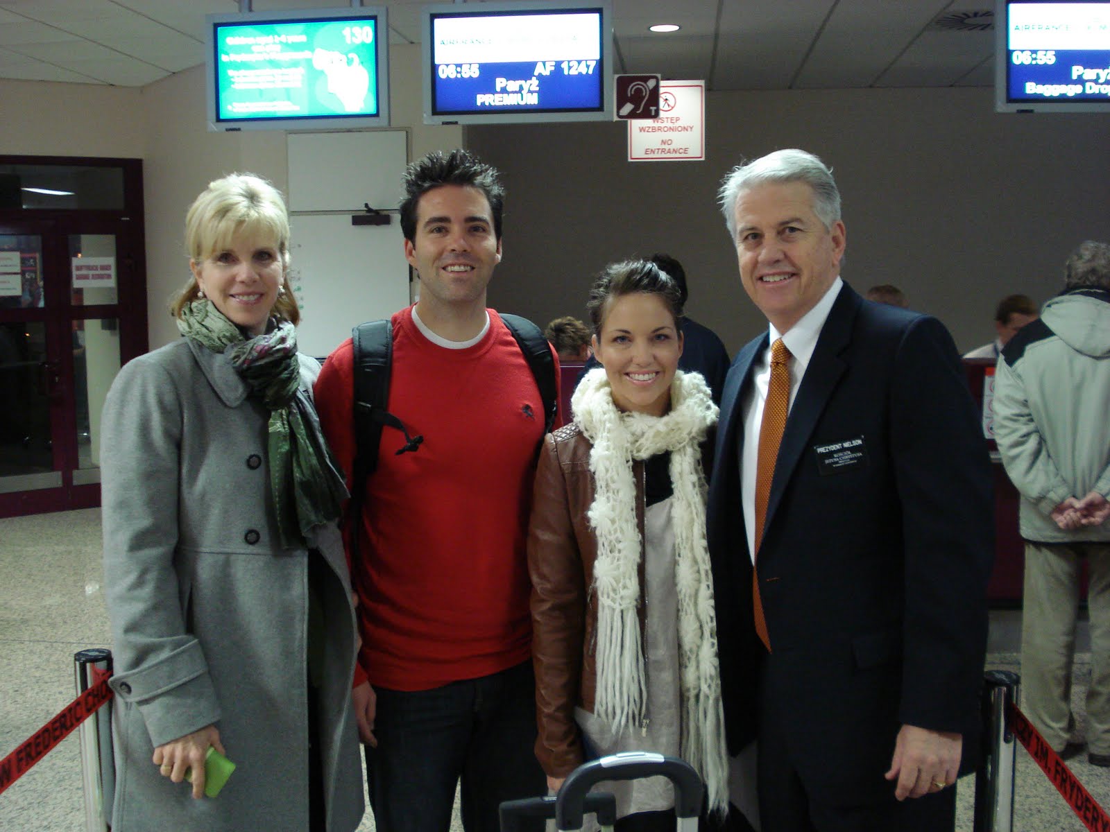 Nielson Poland Warsaw Mission Blog: A tearful good-bye.....