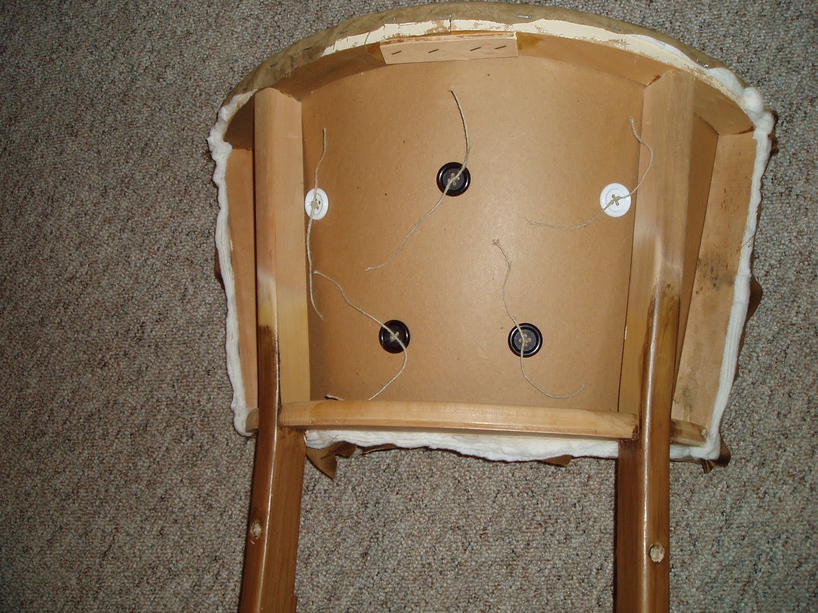 Sew What's Happening?: Tutorial - reupholstering the chair back pt 1