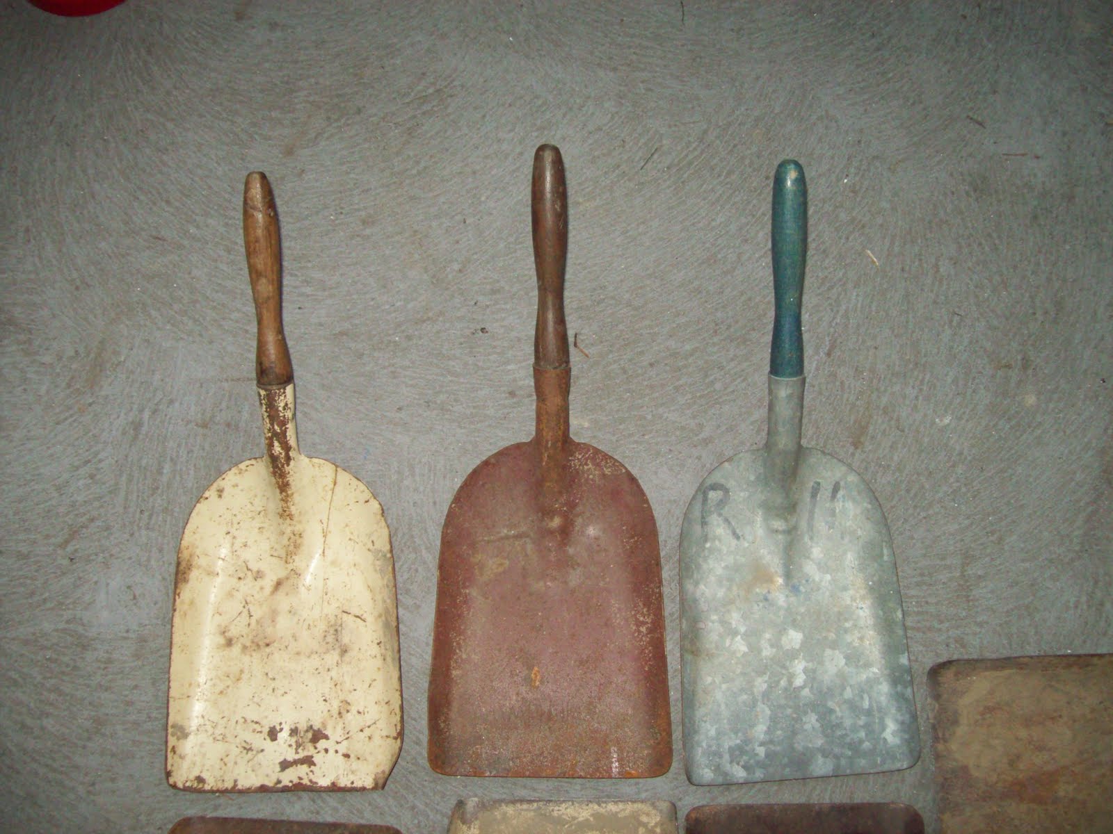 Vintage & Retro Things + More For SALE!: New and Used DUST PANS/ DUST ...