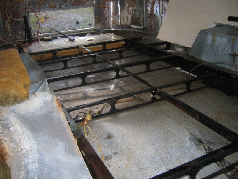 American Classic Campers, Airstreams & more: 1968 Airstream Safari frame