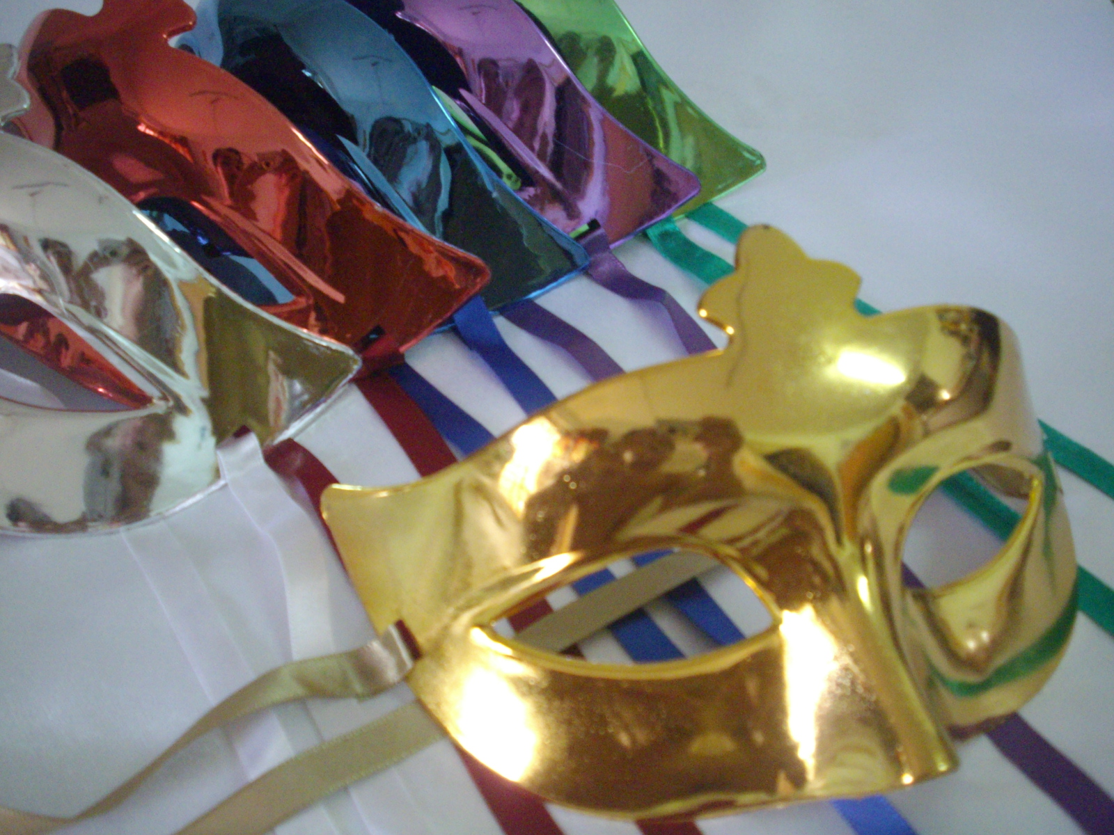 SingaporeGiftShop: Party masks for guy...