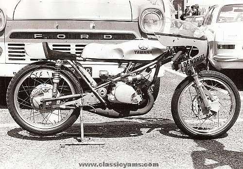 HAND MADE-ART AND BIKES: Bikes: Yamaha AS1 125cc racer GYT kitted