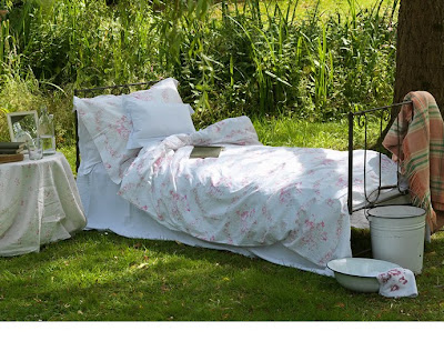 Gypsy Purple: Decorating Find: Cabbages and Roses