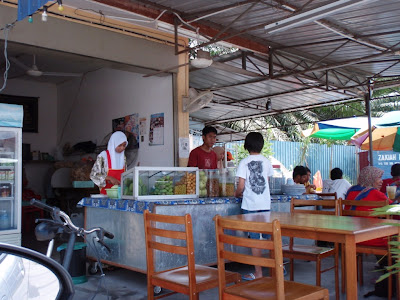 JeeJoun Travel: Colek Perut ,Tanah Merah Kelantan