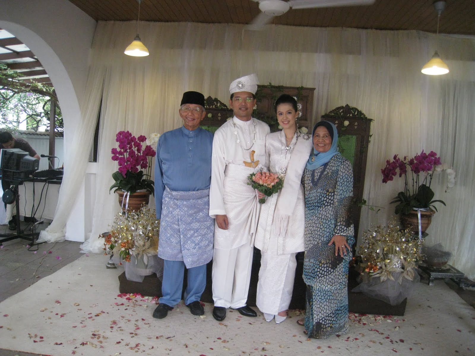 My Colorful Life: Colorful Wedding of Azizul & El Regina