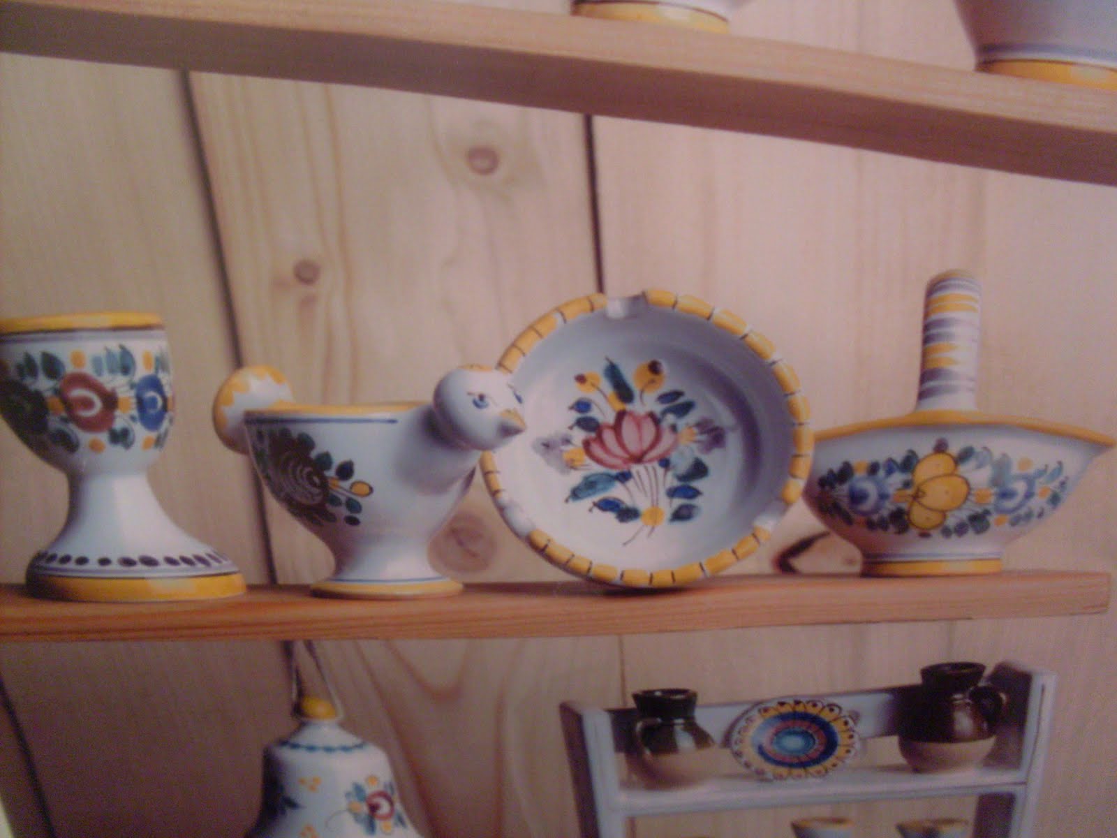 Empty Nest Expat: Can Anyone Tell Me About this Beautiful Czech Pottery?