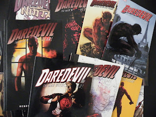 Ler BD: Daredevil. Brian Michael Bendis e Alex Maleev, Ed Brubaker e ...