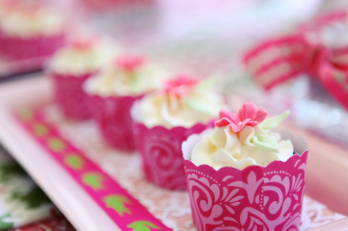 Preppy Sweets Table for Cake Cental Magazine