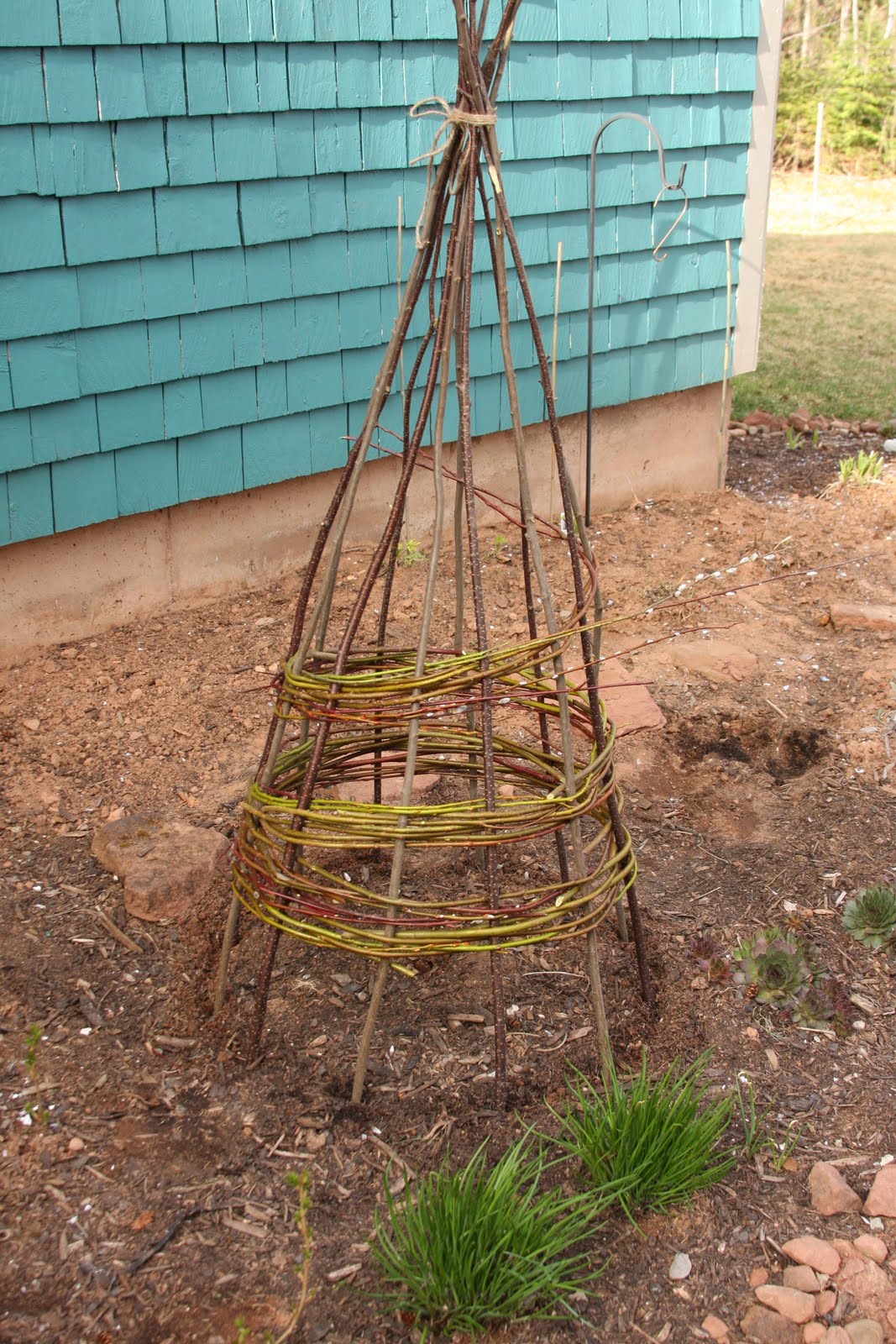 At My Mother's Knee: Homemade Garden Obelisk