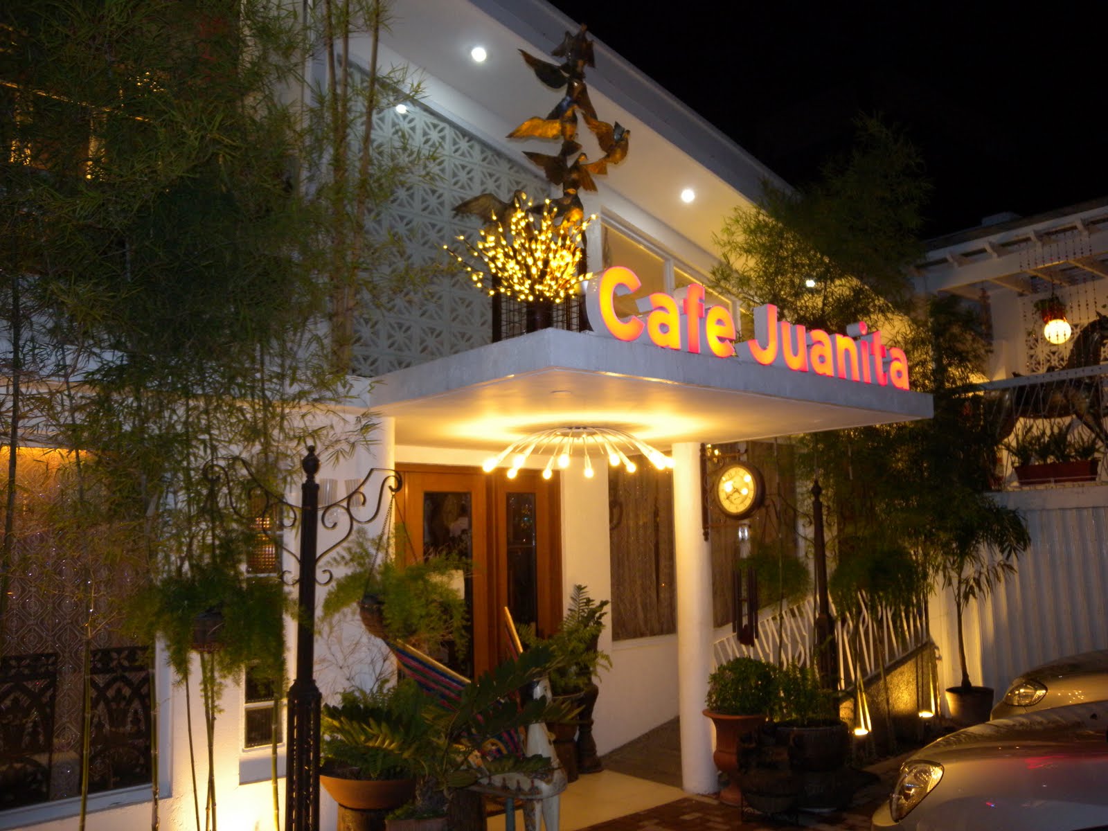 The New Cafe Juanita : Still Homey But Not As Quirky