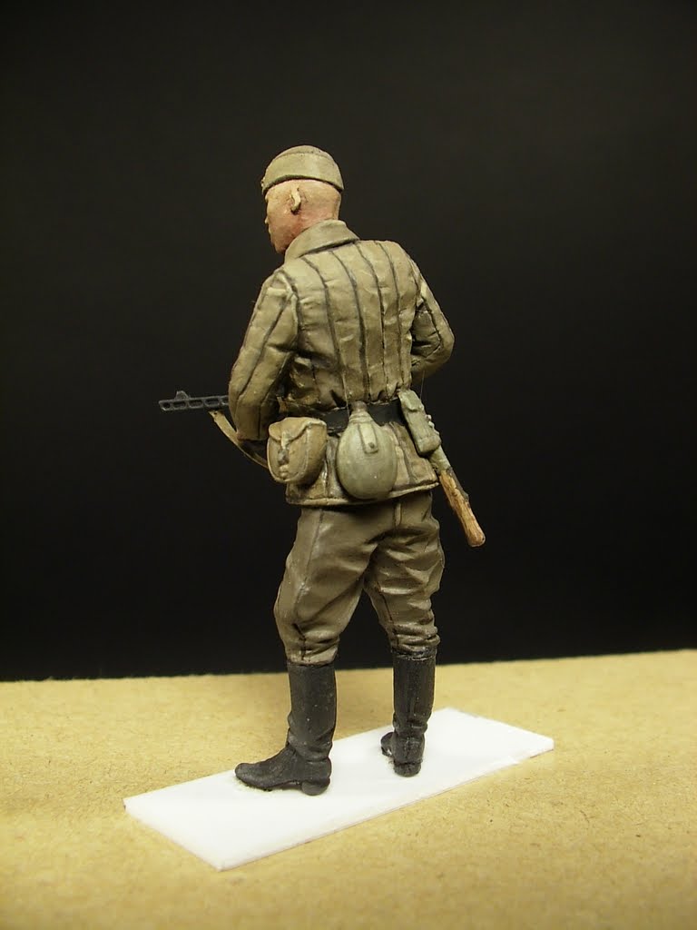 Soviet Siberian Trooper, Berlin, 1945 | planetFigure | Miniatures