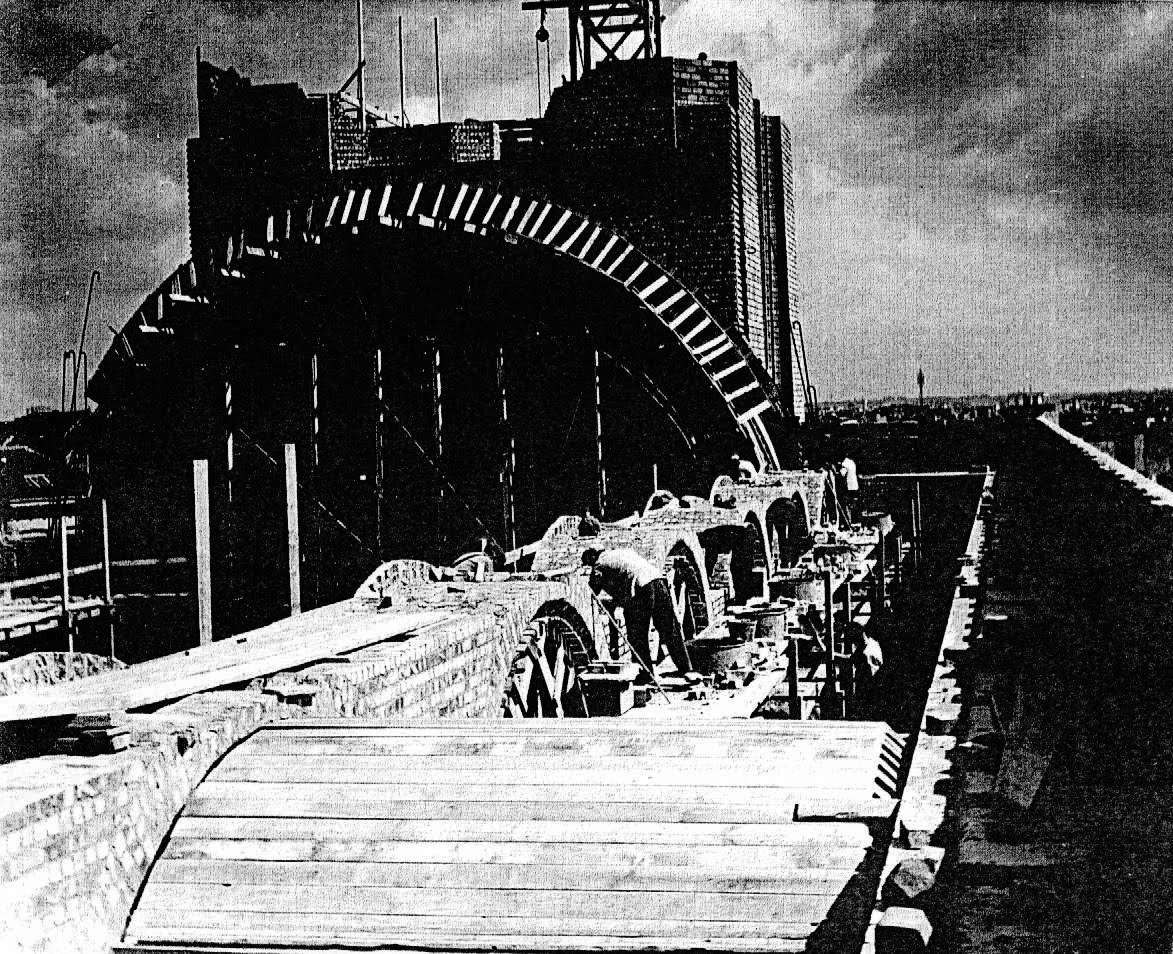 KRUGERPLEIN & PEPERBUS: Tongewelf