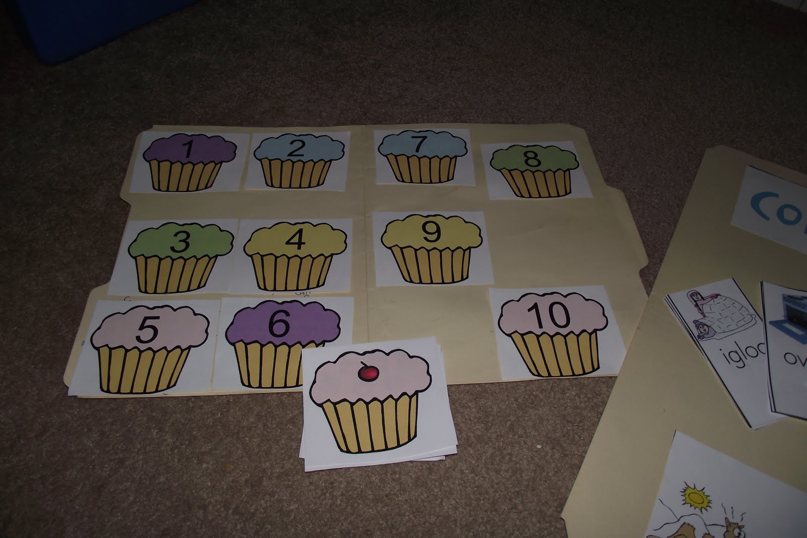 Homeschool Hottie Mommies: Preschool File Folders