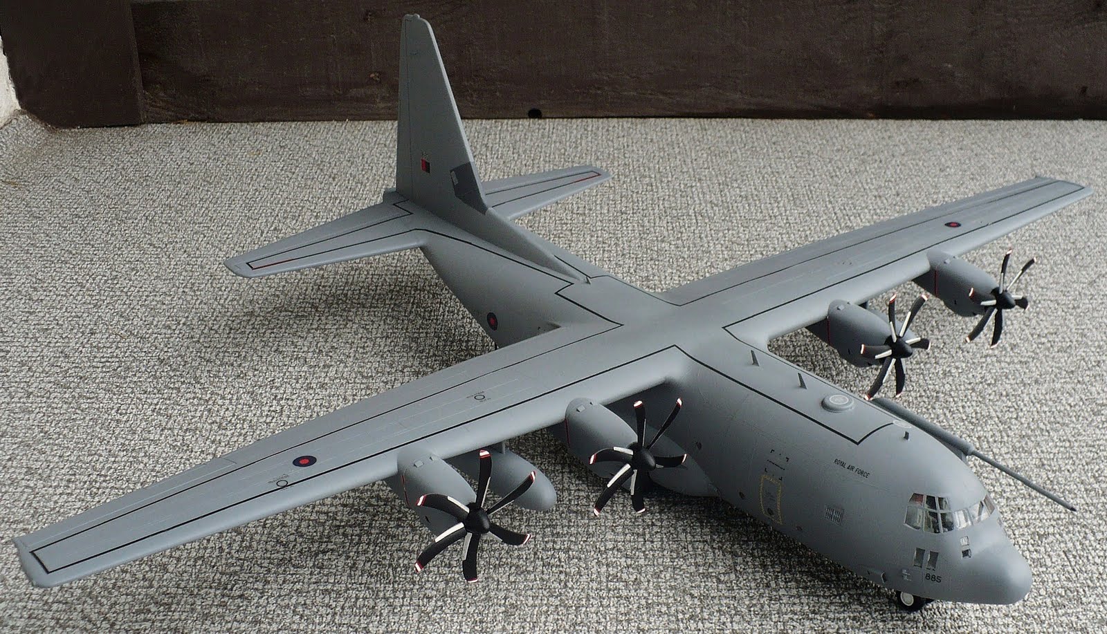 The Great Canadian Model Builders Web Page!: Super Hercules Re Post