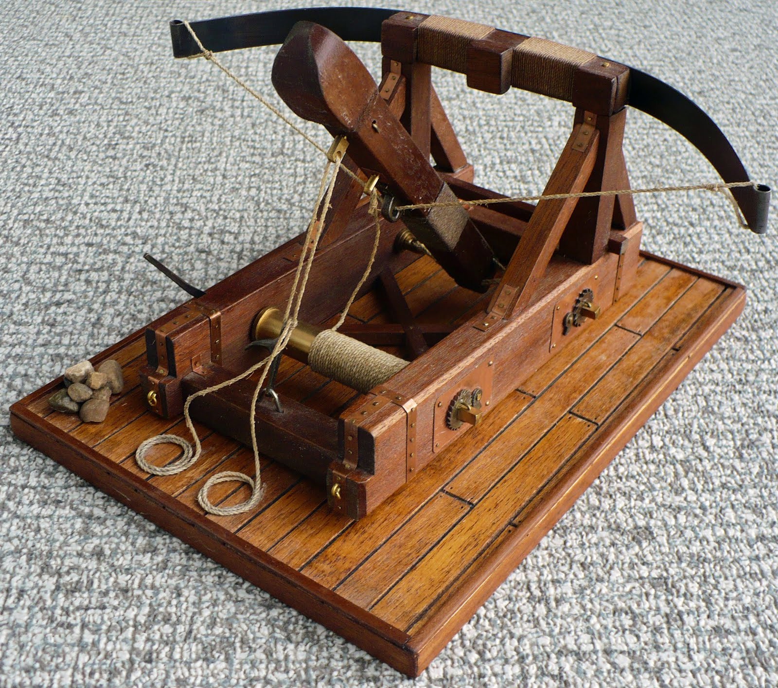 The Great Canadian Model Builders Web Page!: Catapulta Re Post