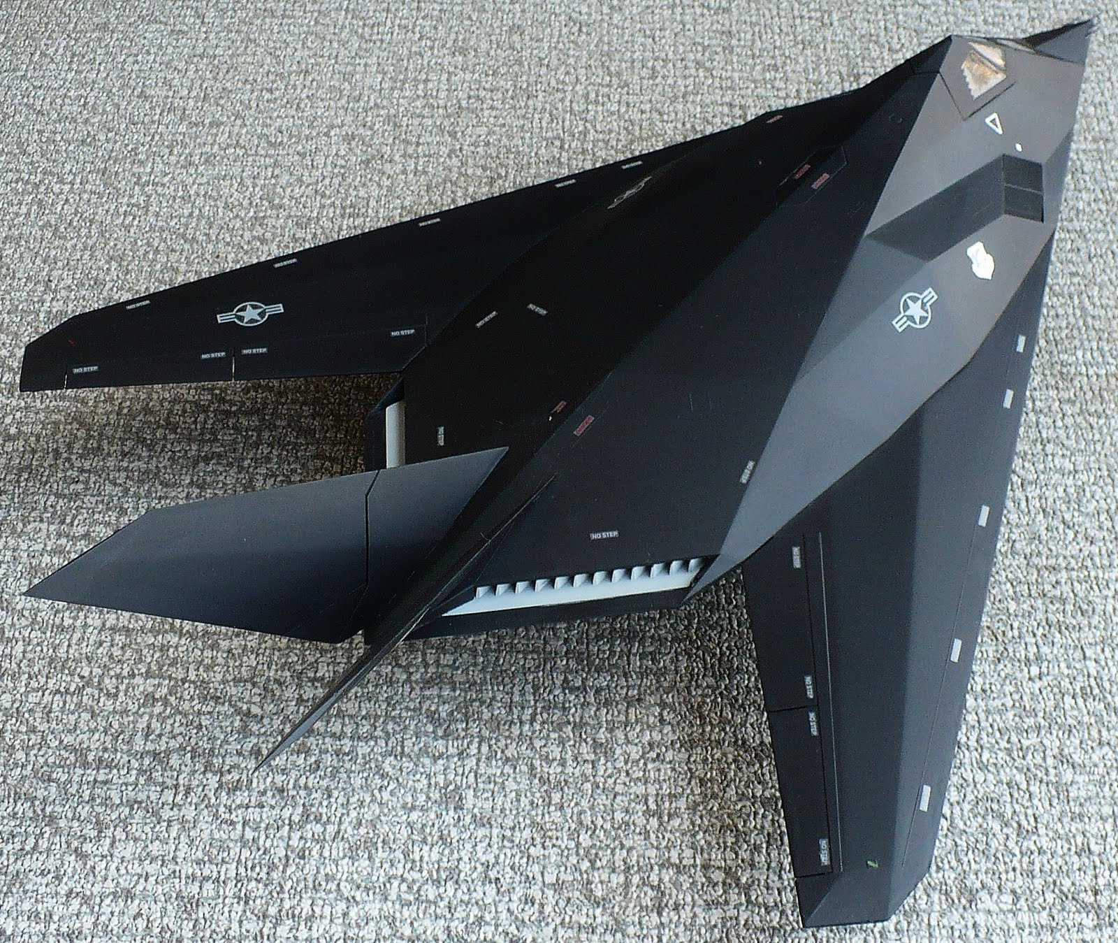 The Great Canadian Model Builders Web Page!: F 117 Nighthawk