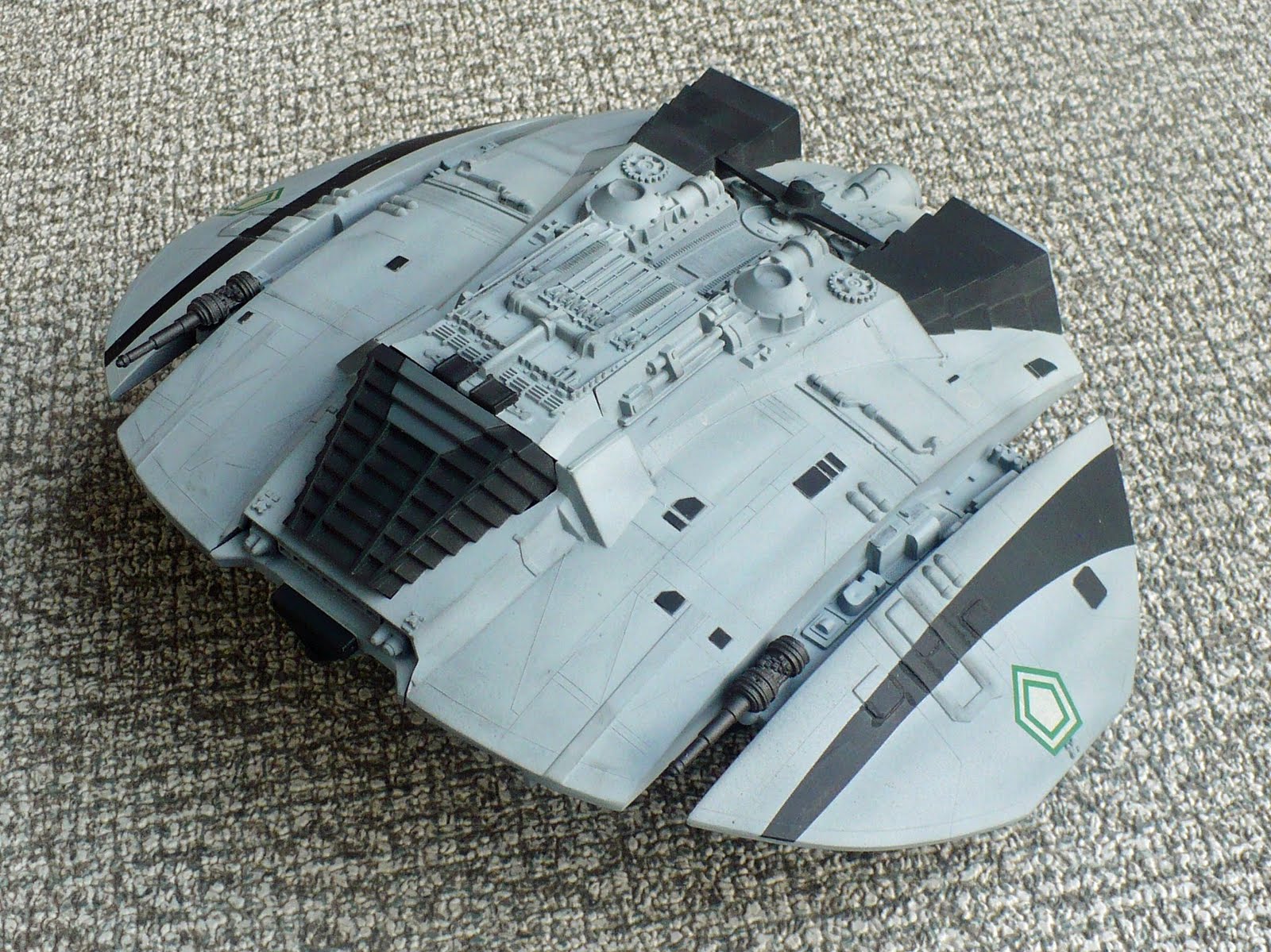 The Great Canadian Model Builders Web Page!: Cylon Raider