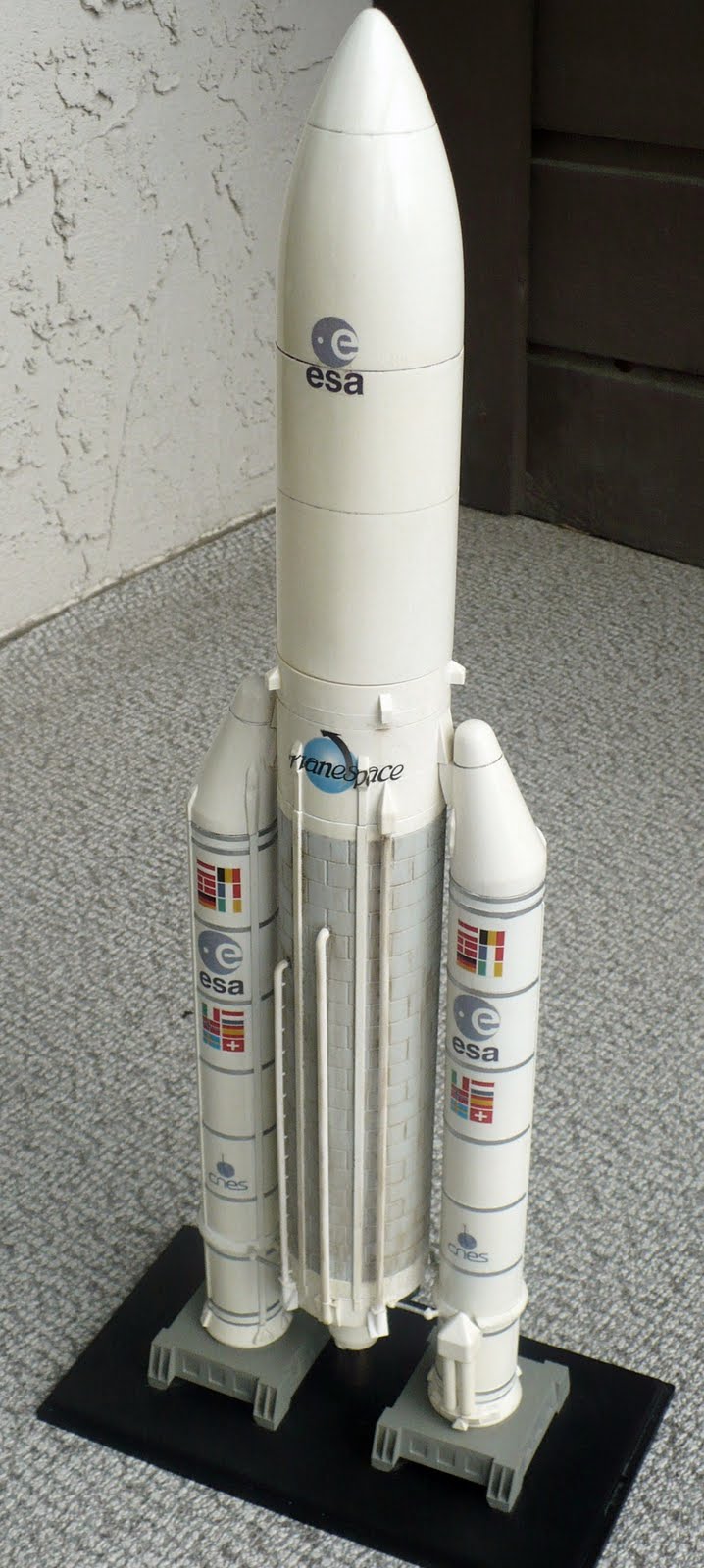 The Great Canadian Model Builders Web Page!: Ariane 5