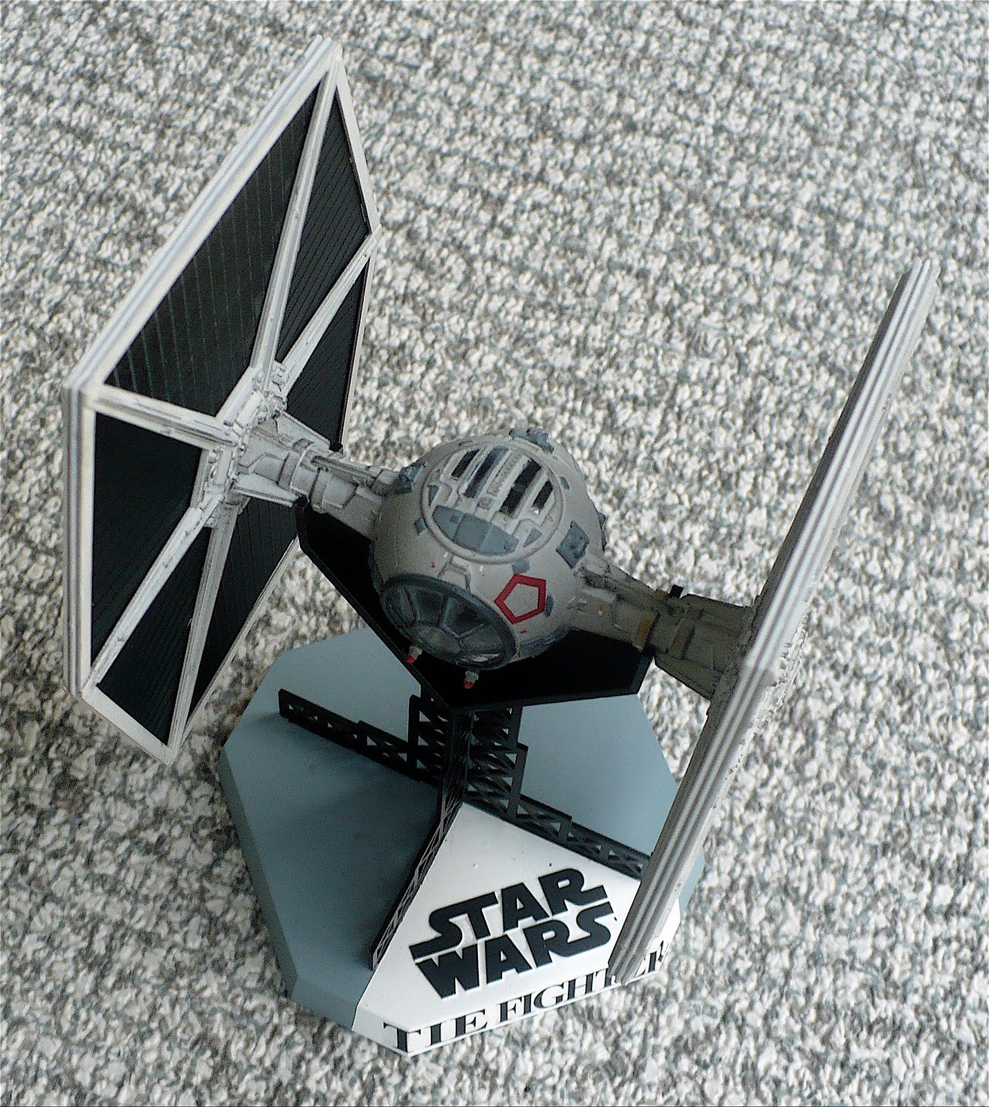 The Great Canadian Model Builders Web Page!: TIE Fighter