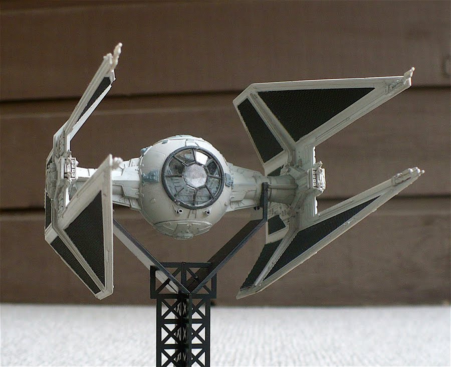 The Great Canadian Model Builders Web Page!: TIE Interceptor