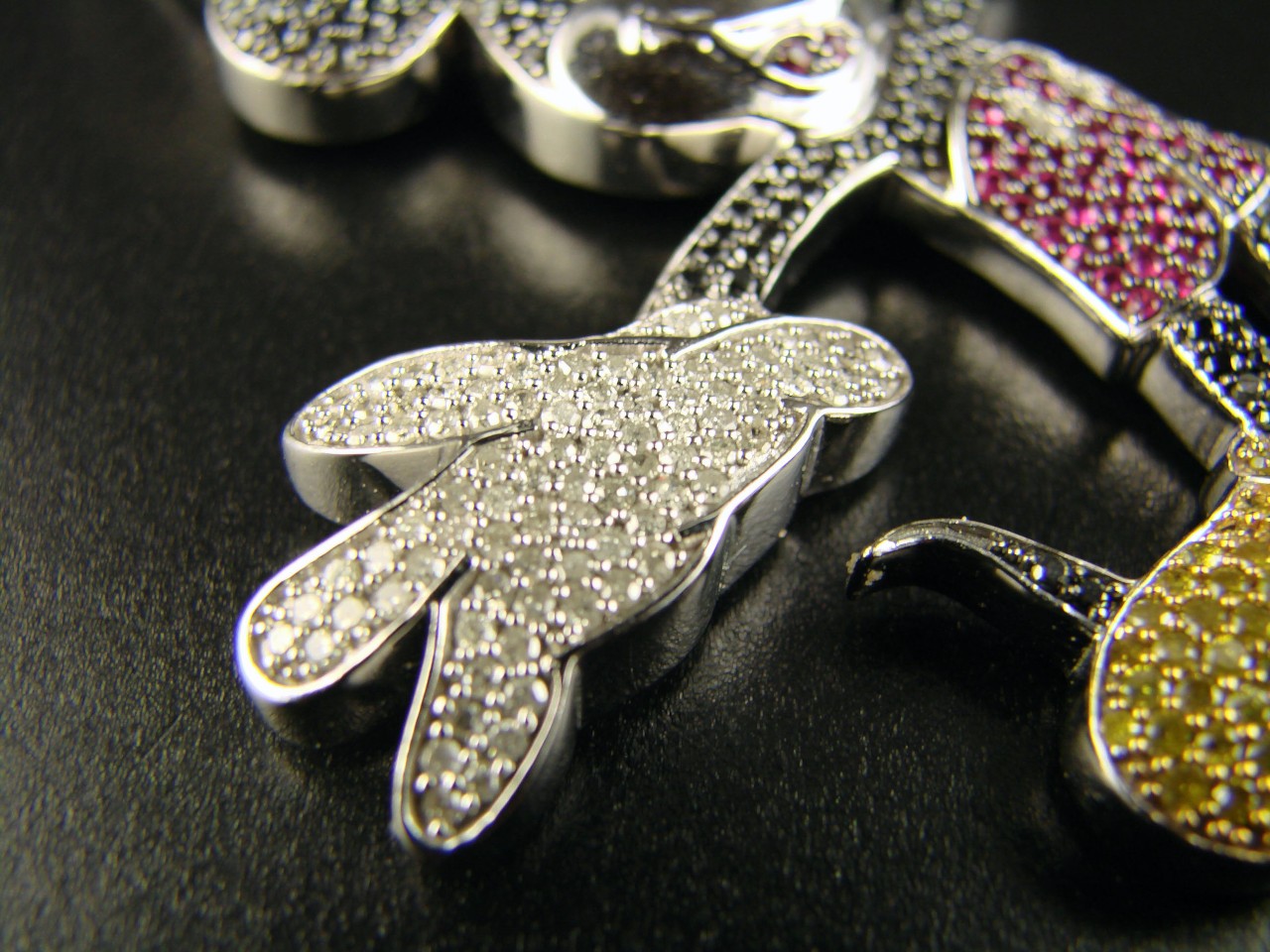 new_york_jewels: 10K CARTOON MICKEY MOUSE DIAMOND PENDANT CHARM 7.85 CT