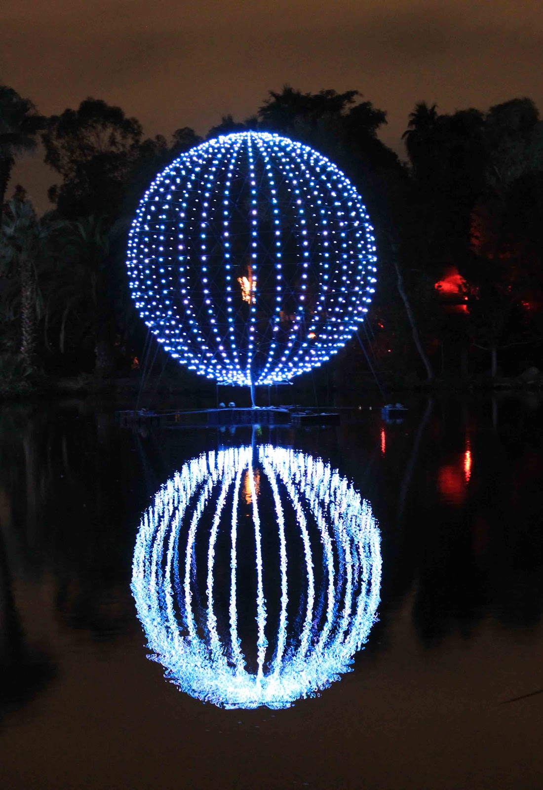 The Turning of Generations: Advent Calendar - Outdoor Decorations