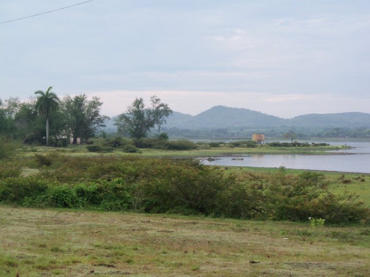 ALDEA COTIDIANA: Valle de Mayabe (Patana de la Presa Mayabe)
